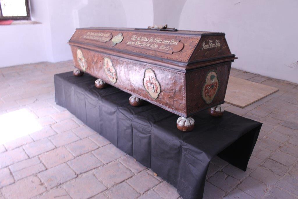 Odnawiają drugi sarkofag rodu Hochbergów - Swidnica24.pl - wydarzenia ...