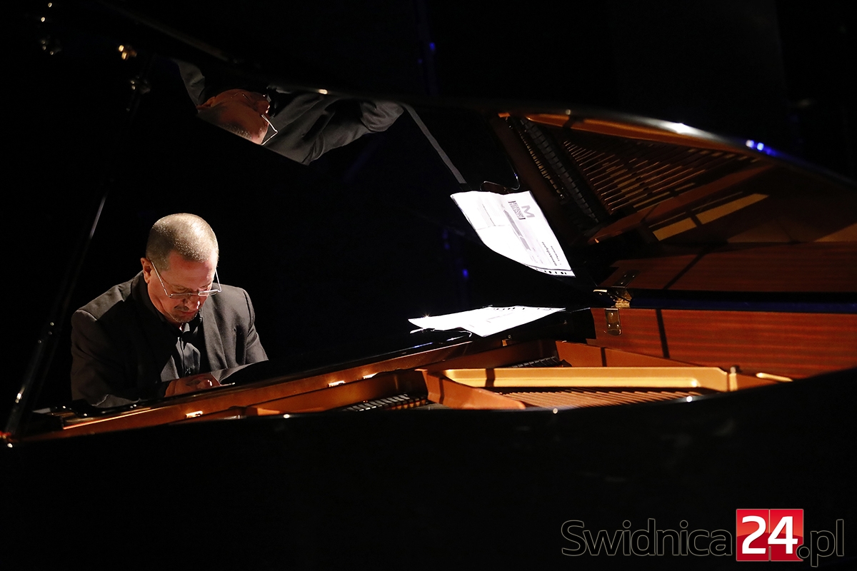 Wirtuoz fortepianu Chris Jarrett zagrał w Świdnicy [FOTO] - Swidnica24 ...