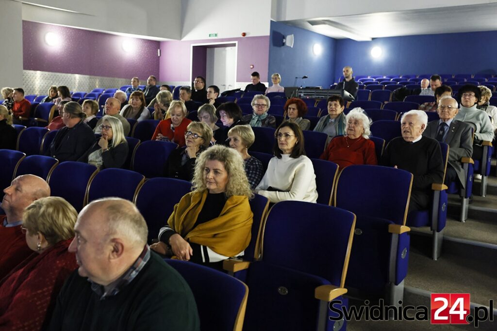 Tactus Sonus wyśpiewał najpiękniejsze kolędy [FOTO] - Swidnica24.pl ...