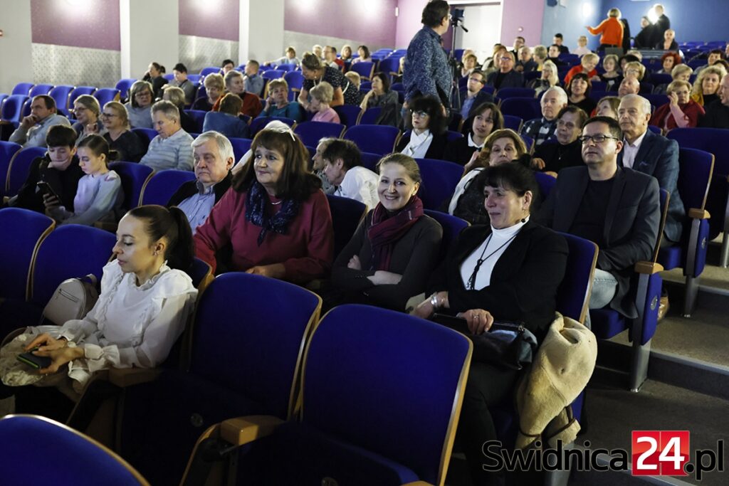 Tactus Sonus wyśpiewał najpiękniejsze kolędy [FOTO] - Swidnica24.pl ...