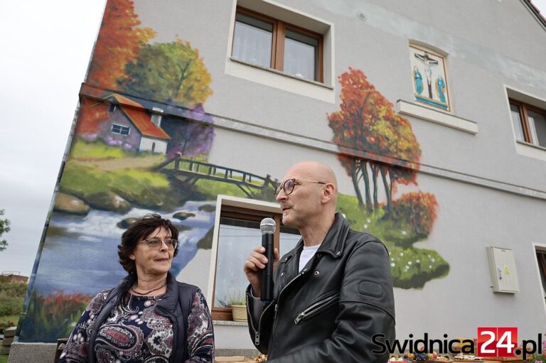 Pani Bożena zamarzyła, Robert Kukla wymalował. Mural z młynem w ...