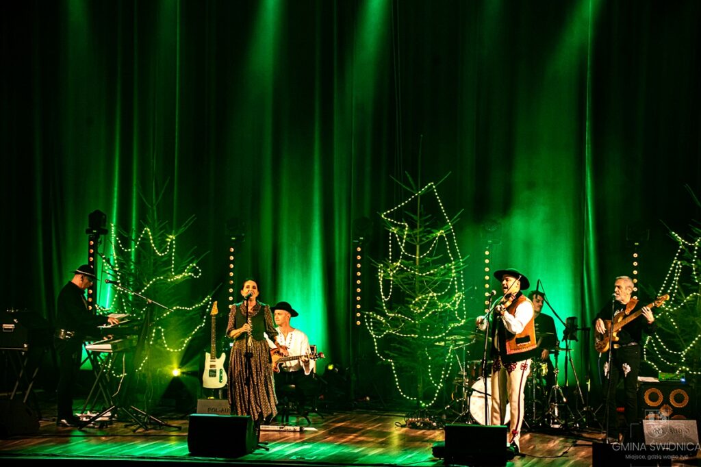 Koncert zespołu Krywań uświetnił spotkanie noworoczne gminy Świdnica [FOTO] - Swidnica24.pl ...