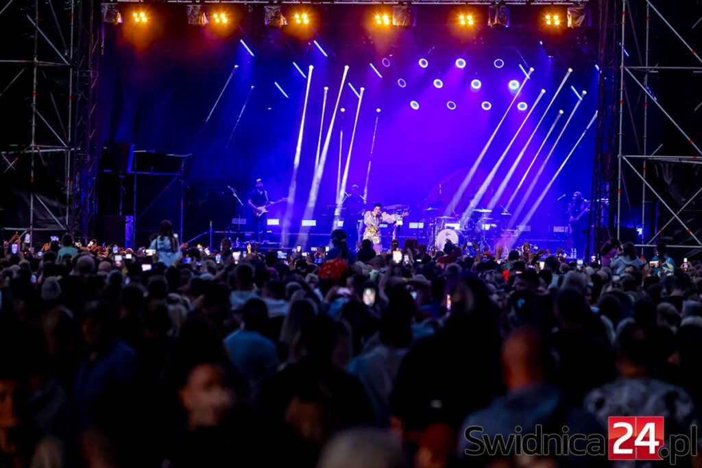 Wielkie tłumy na Dniach Świdnicy. Fantastyczny koncert Chylińskiej na rozpoczęcie [DUŻO ZDJĘĆ ...