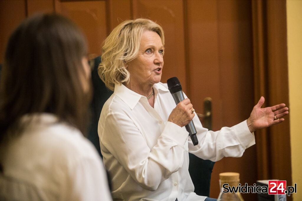 Szczerze o życiu i karierze. Znana aktorka Maria Pakulnis w Świdnicy ...